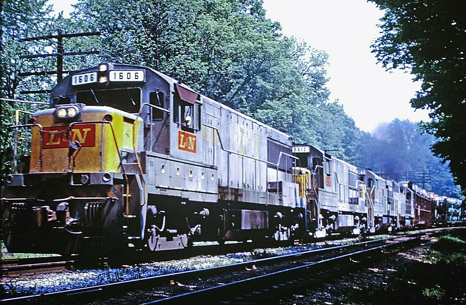 GE "U25B" Locomotives: Data, History, Photos & More