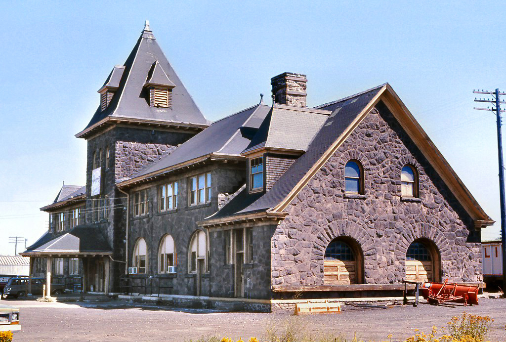 Railroad Stations Of America: History, Photos & More