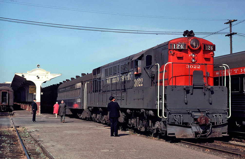 FM "Train Master" Locomotives: Data, Photos, History