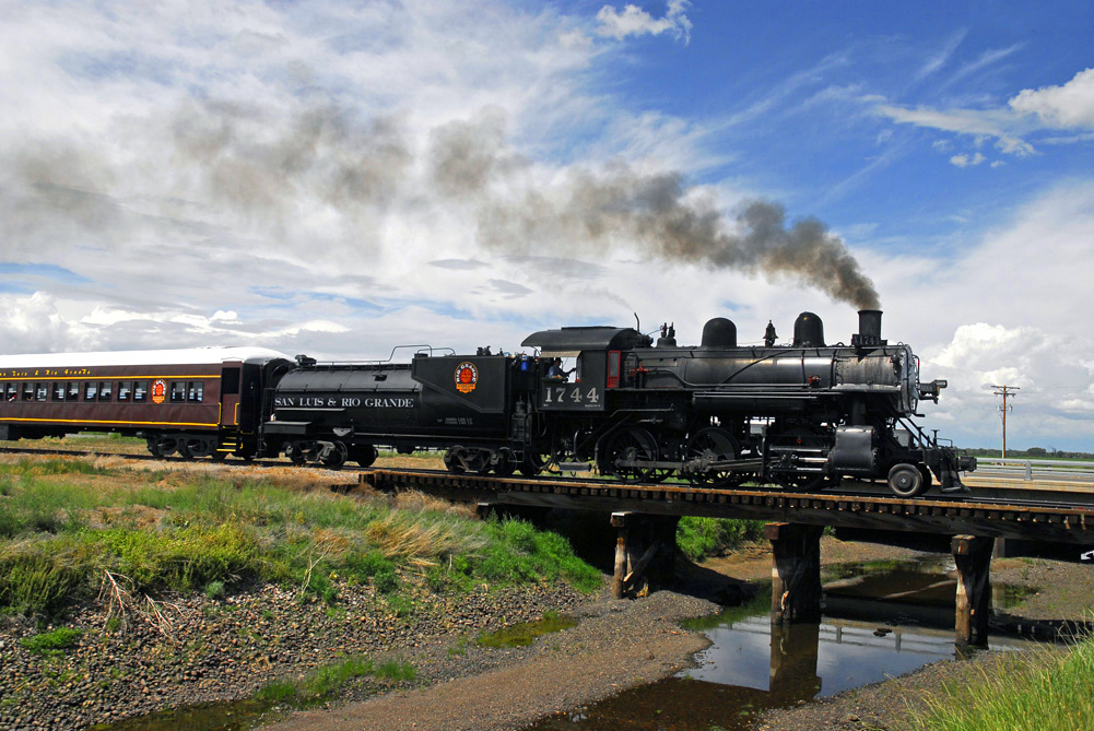 2-6-0 "Mogul" Steam Locomotives: Information, Images