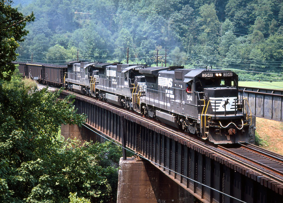 GE "B32-8" Locomotives: Data, History, Photos & More