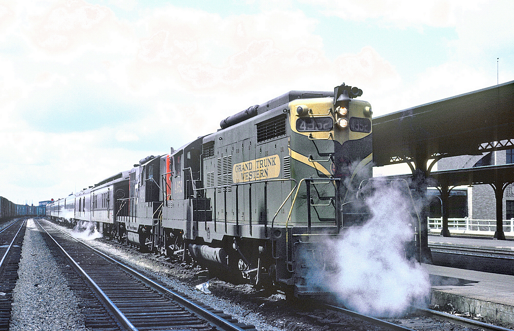 Amtrak's "Maple Leaf" (Train): Schedule, Route, Consist