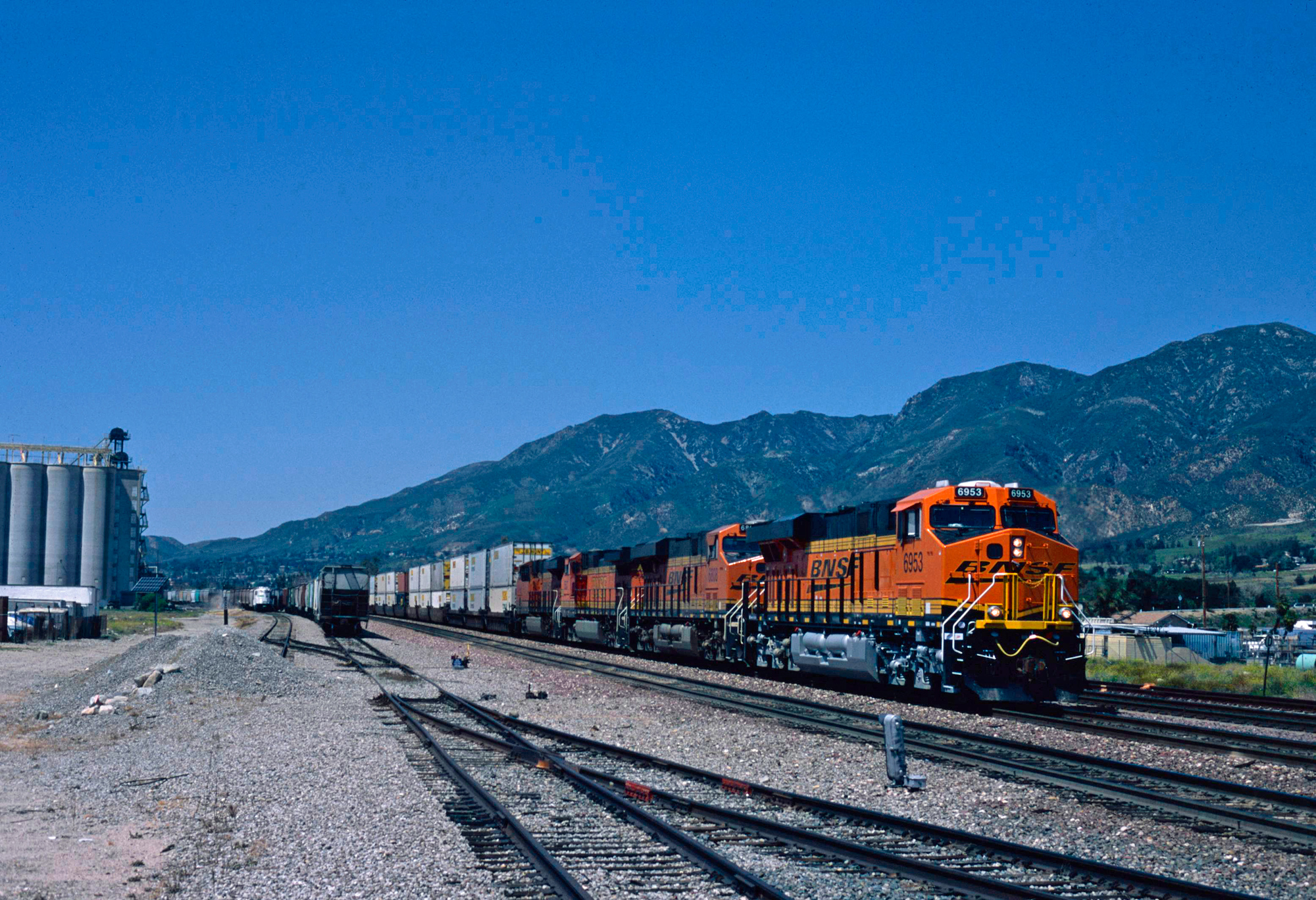 GE "ES44C4" Locomotives