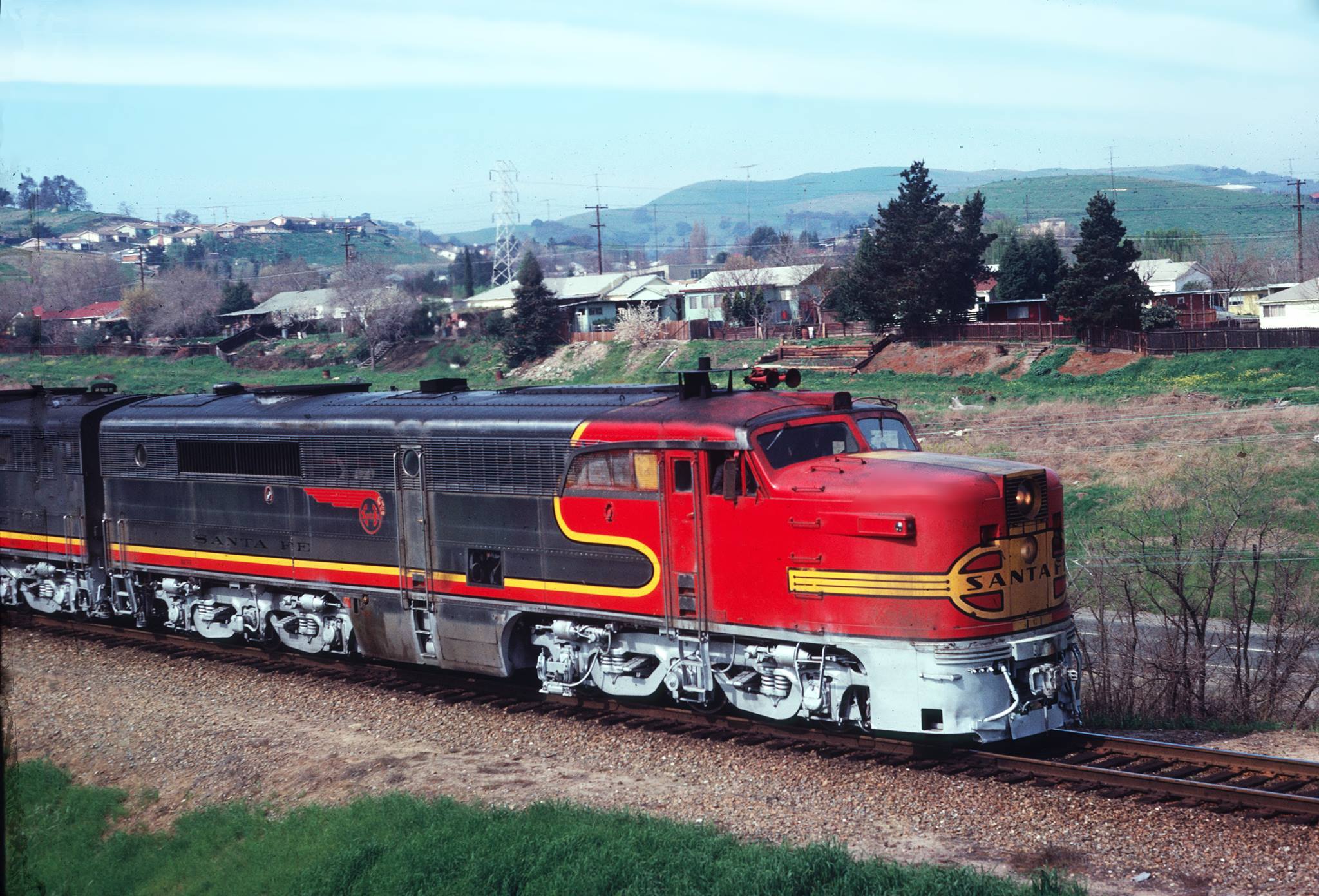Santa Fe's "Warbonnet" Locomotives: History And Photos