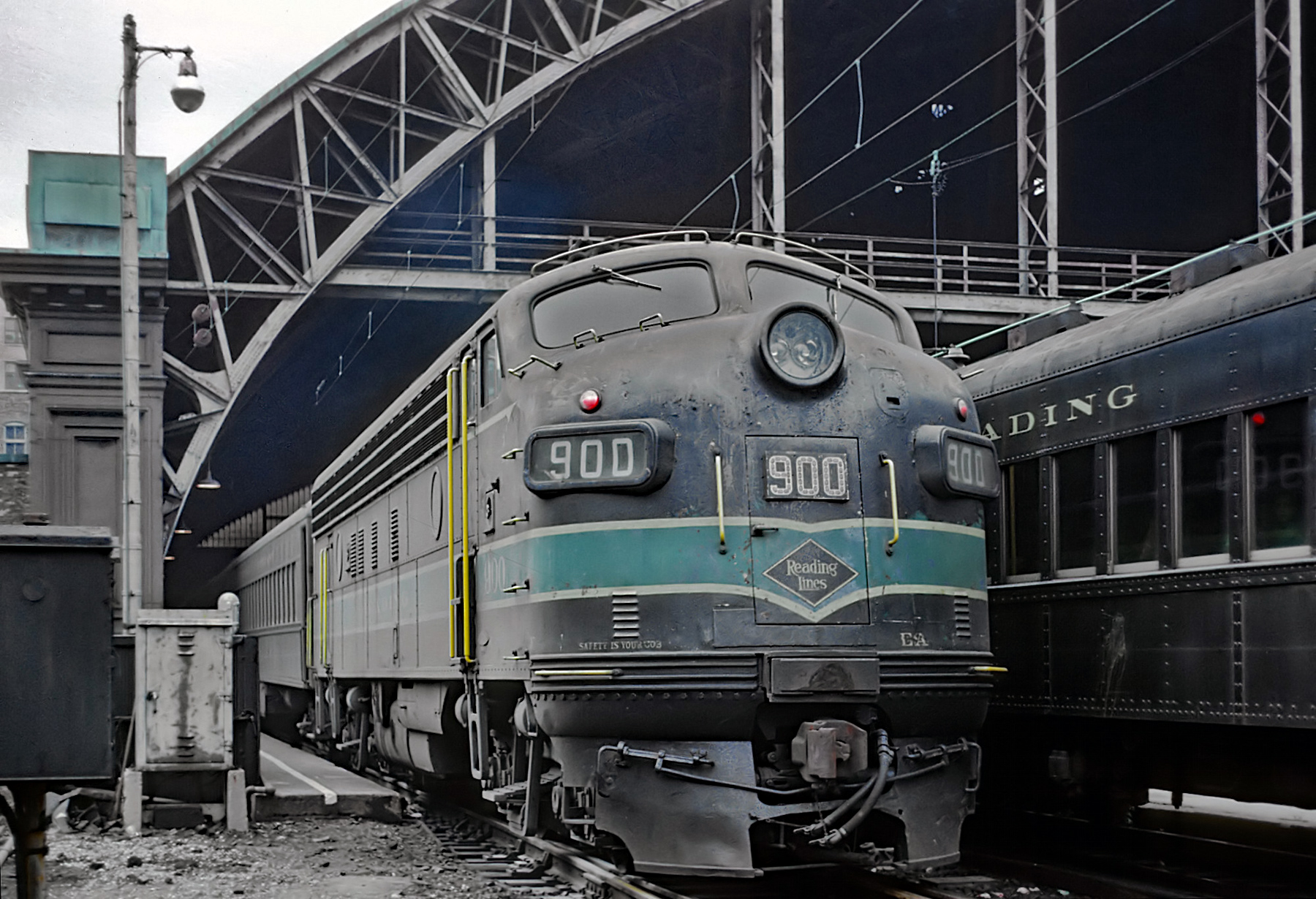 Reading's "Crusader" (Train): Locomotive, History, Consist