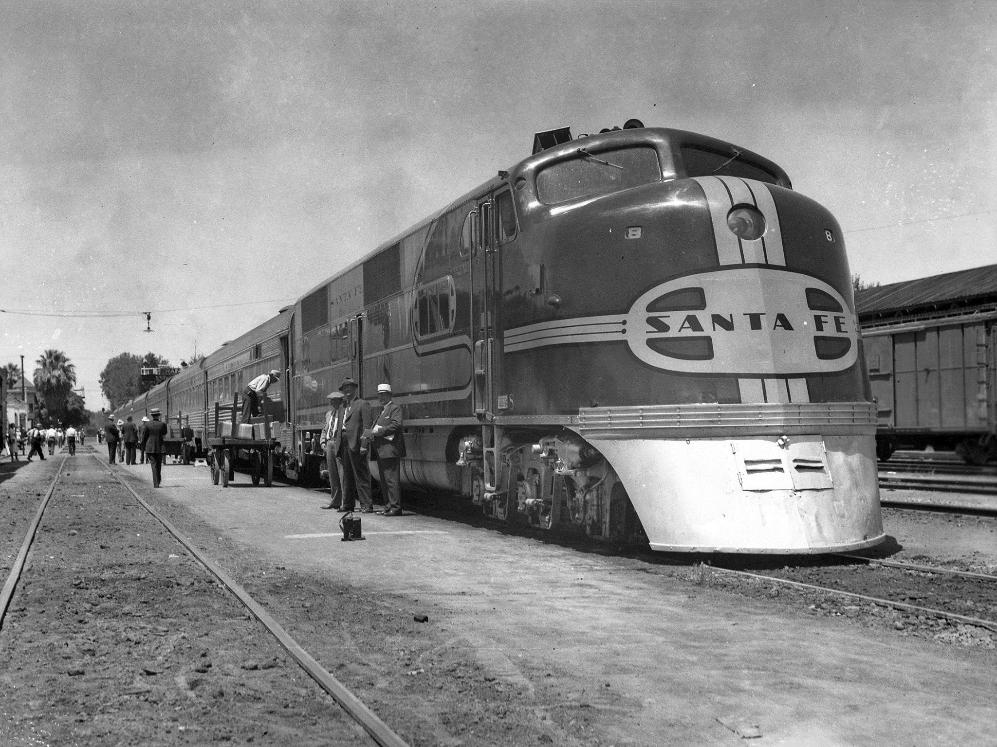 EMC "EA"/"E1"/"E2" Locomotives: Specs, Photos, Roster