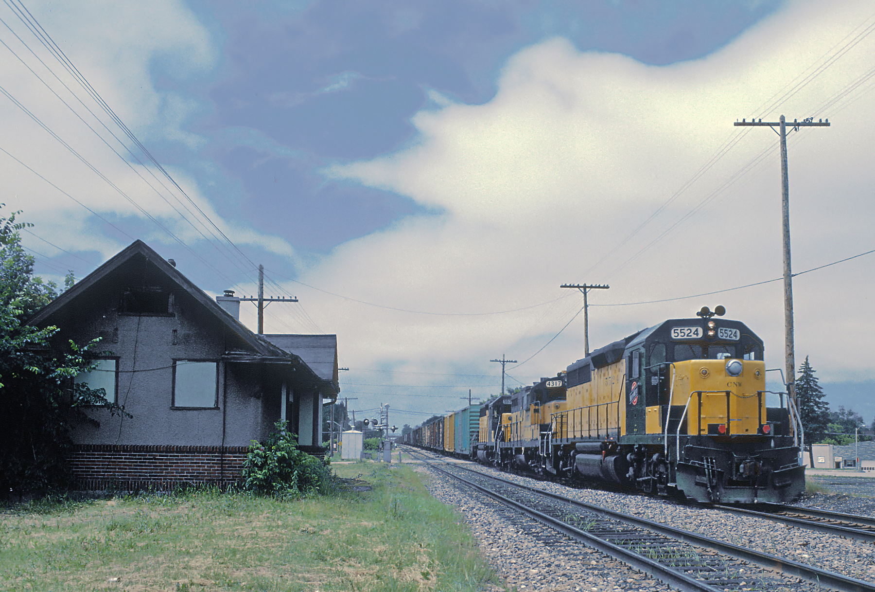 EMD "GP40/-2" Locomotives: Data, Photos, History & More