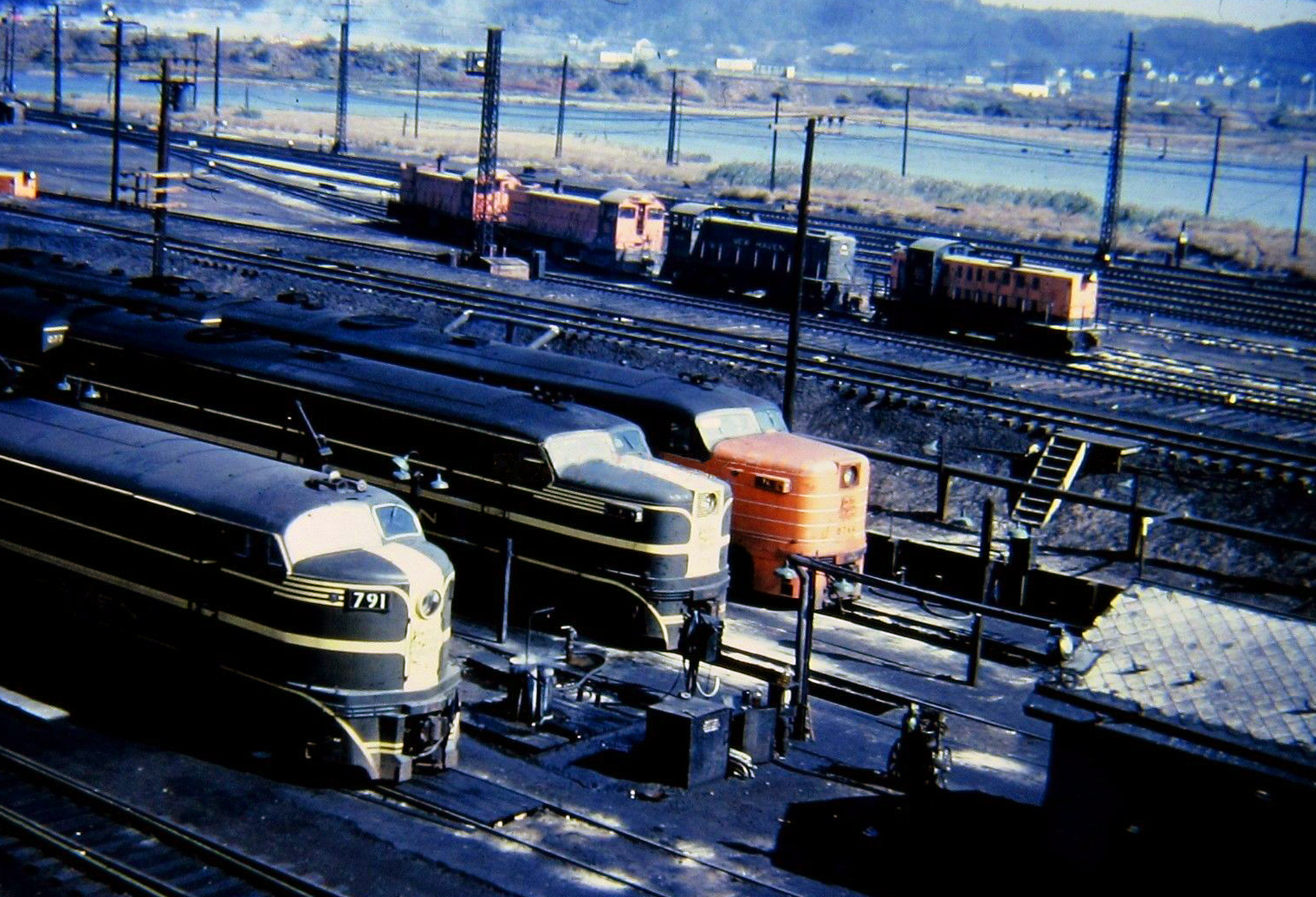 New Haven Railroad's "Comet" (Streamliner): Consist, Photos