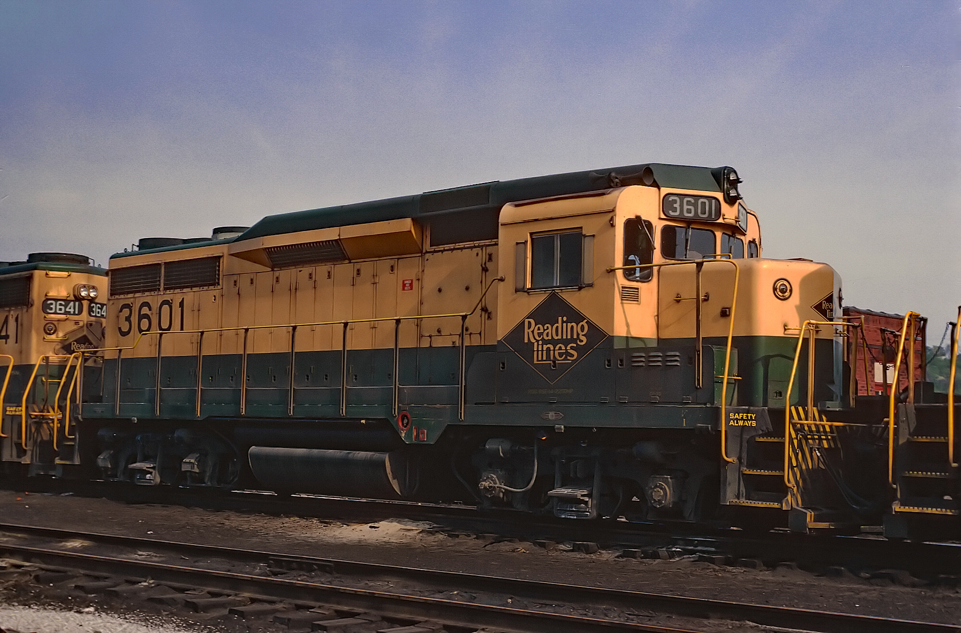 Electro-Motive Diesel (Division): Engines, Locomotives, History