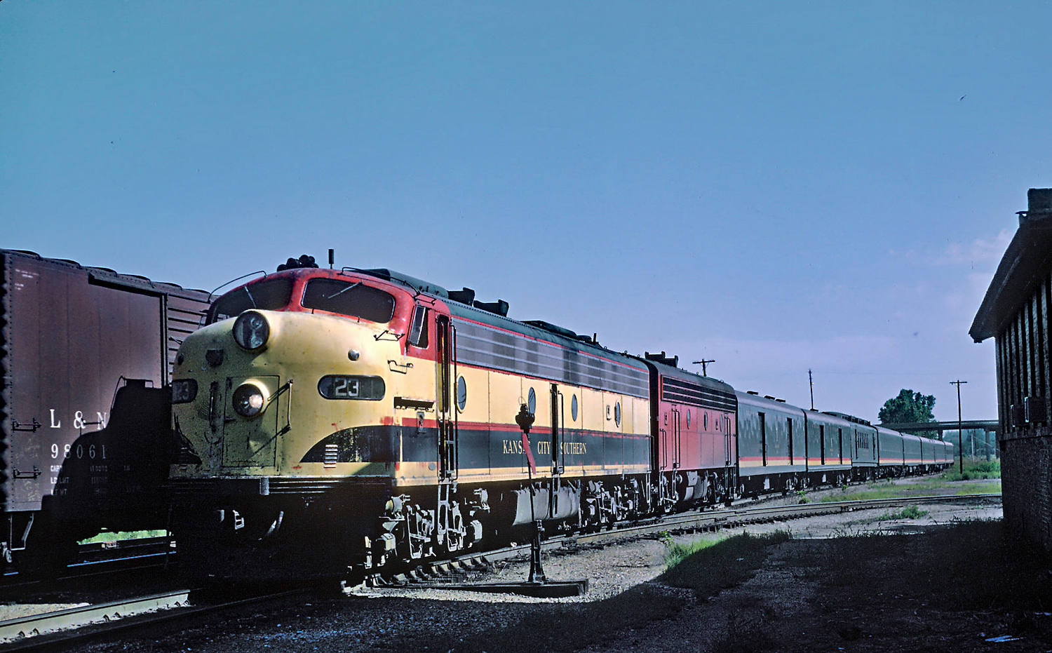 Kansas City Southern's "Southern Belle" (Train): Schedule
