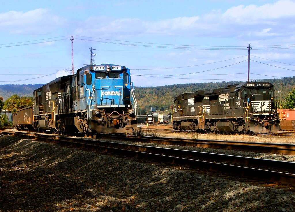 GE "B32-8" Locomotives: Data, History, Photos & More