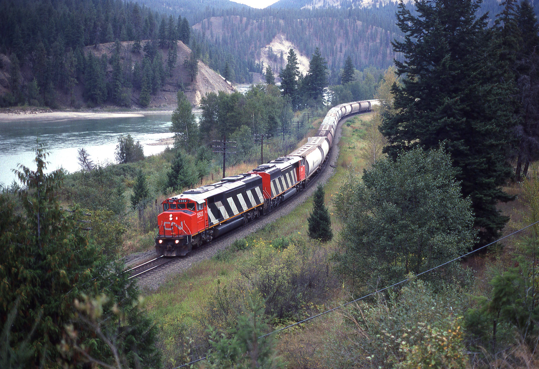 Bombardier HR616 "Draper Taper" Locomotives: Photos, Specs