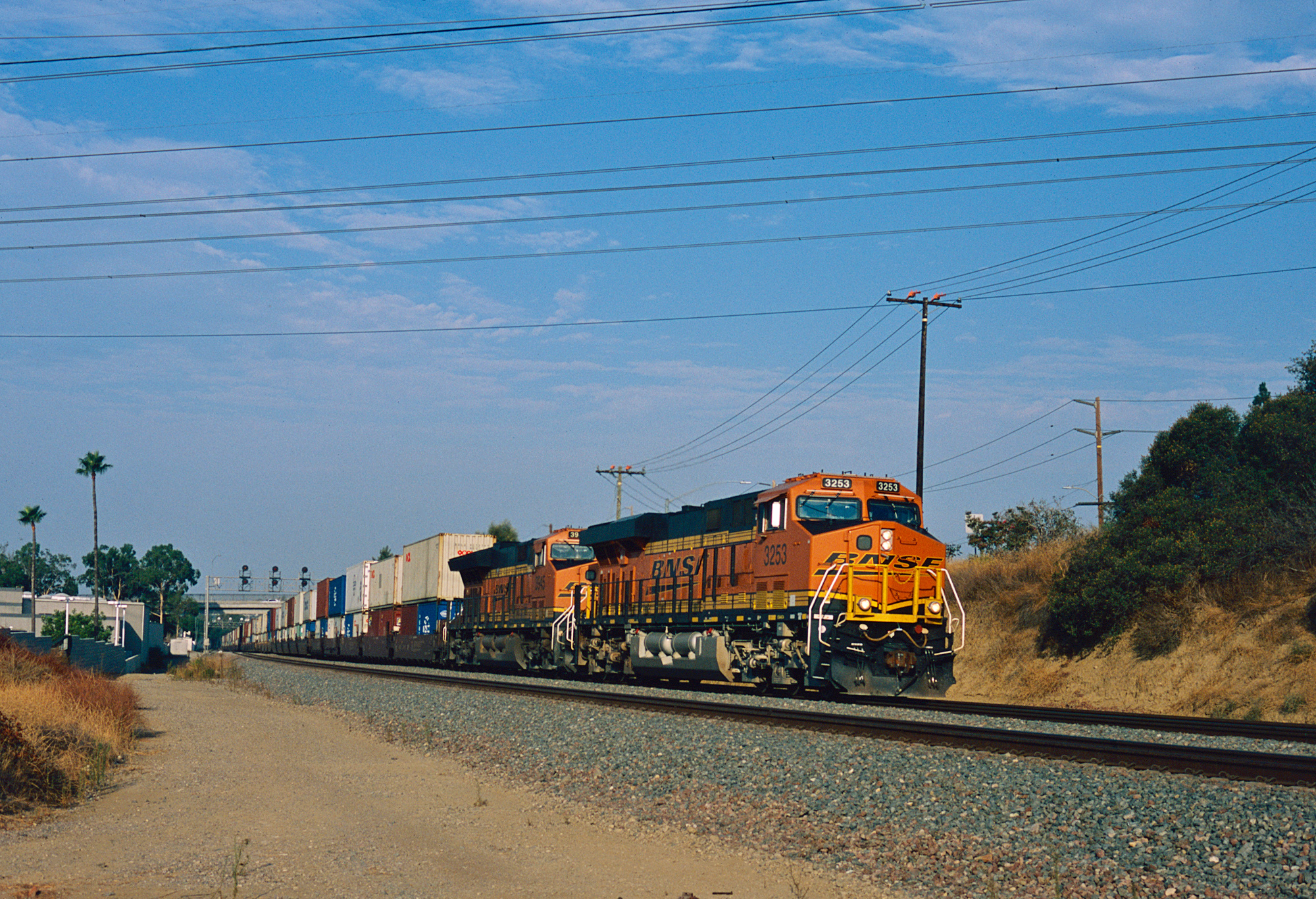 GE "ES44C4" Locomotives: Specs, Tractive Effort, Roster