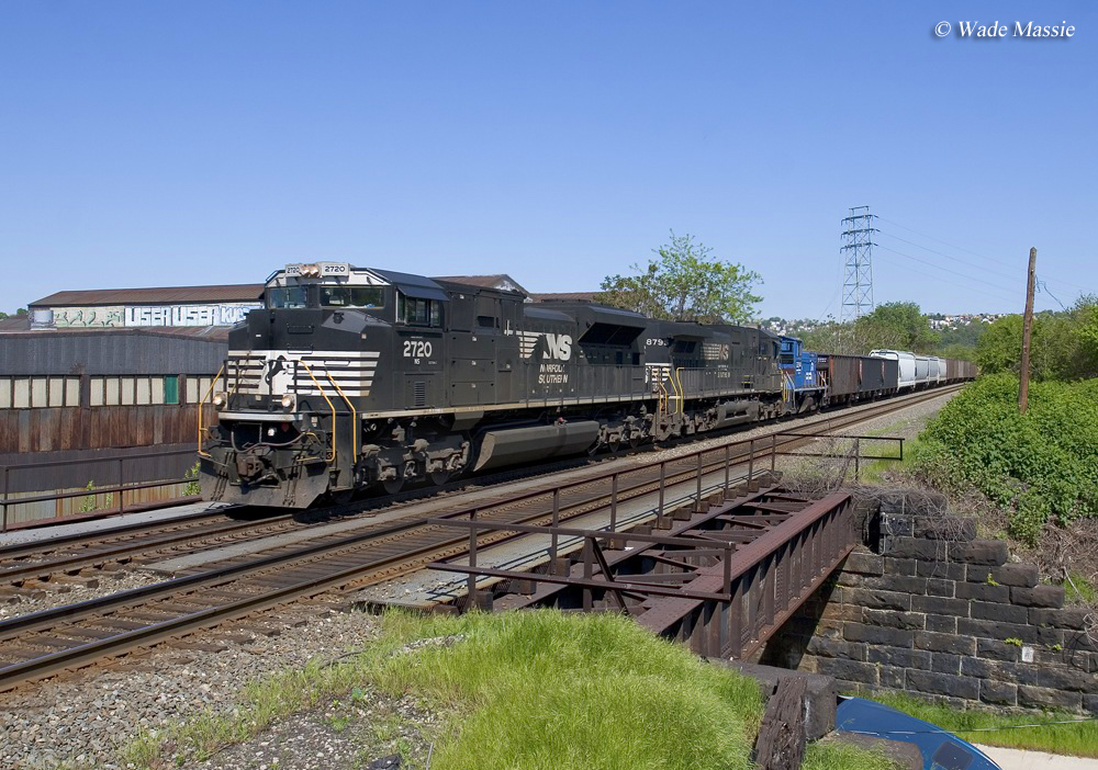 EMD SD70