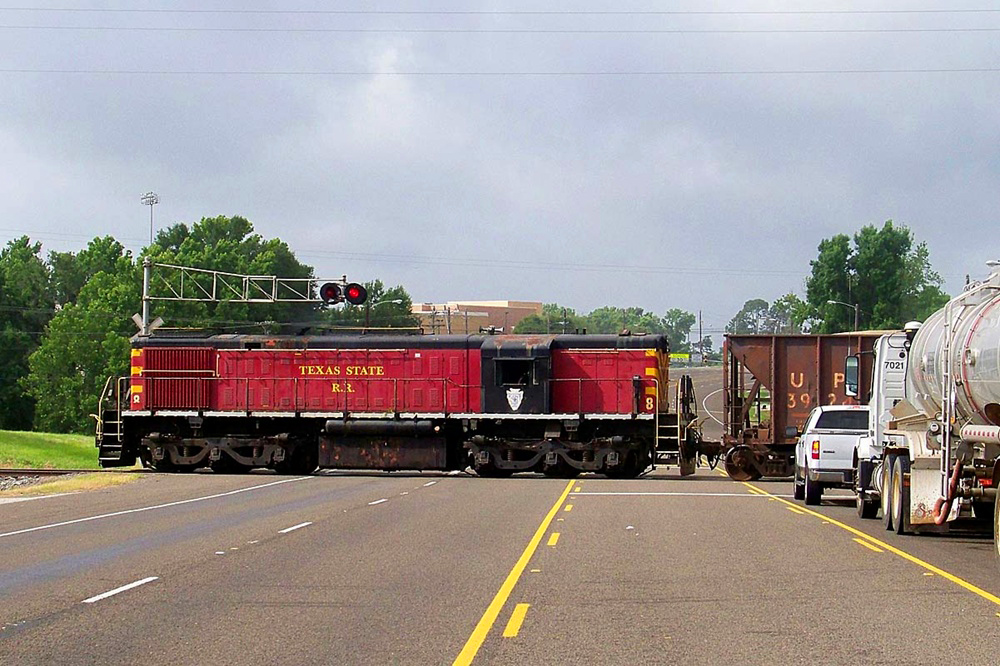 Alco/EMD "MRS-1" Locomotives: History, Horsepower, Images