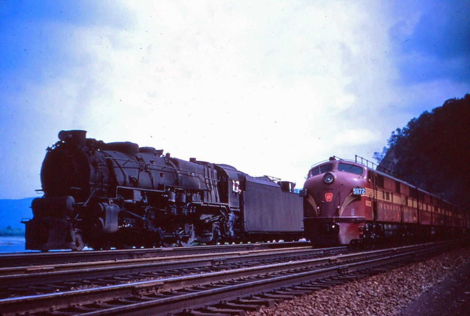 PRR "GG-1" Locomotives: Roster, Crash, Paint Schemes, 4876