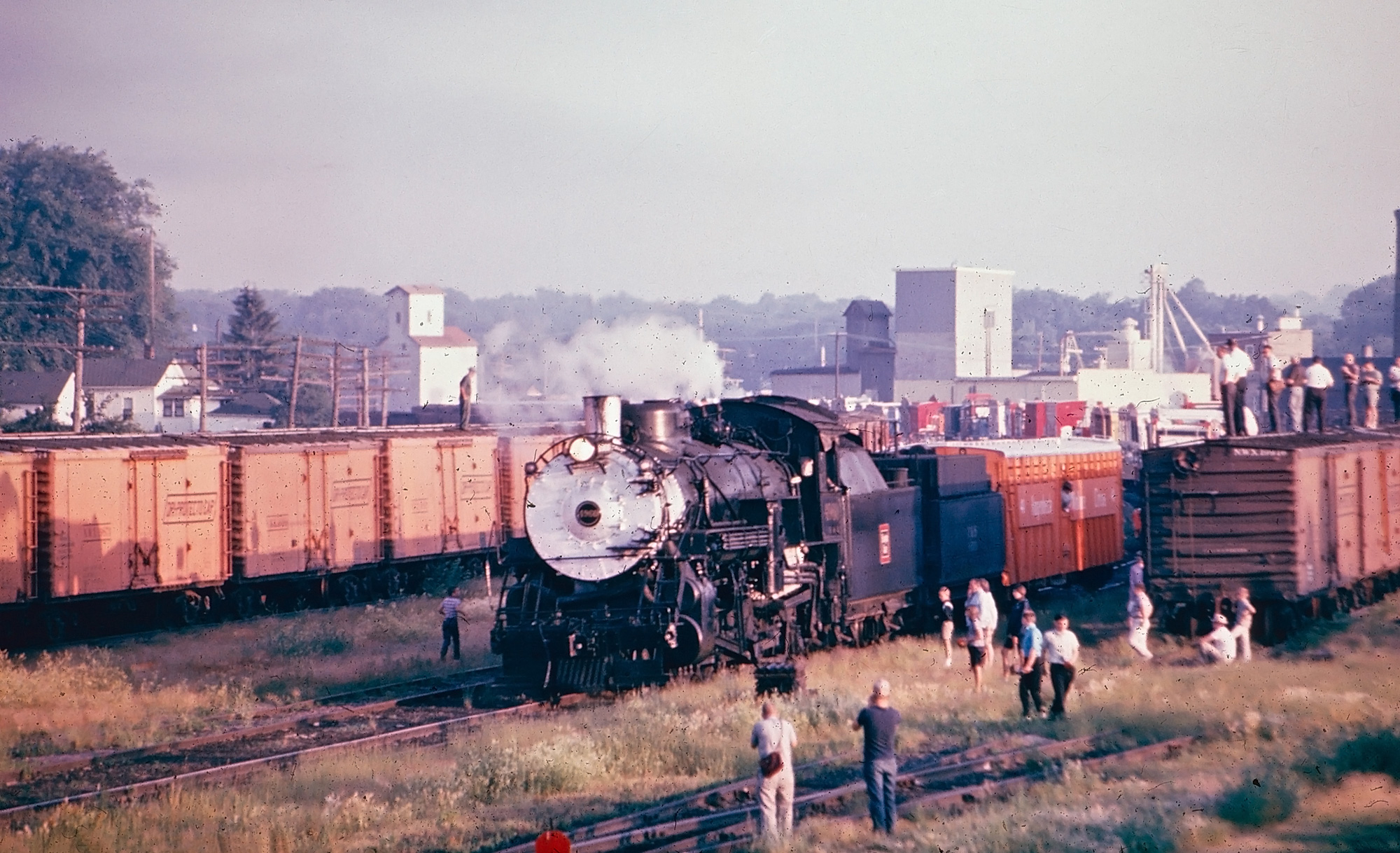 Burlington #4960: Still Running To The Grand Canyon!