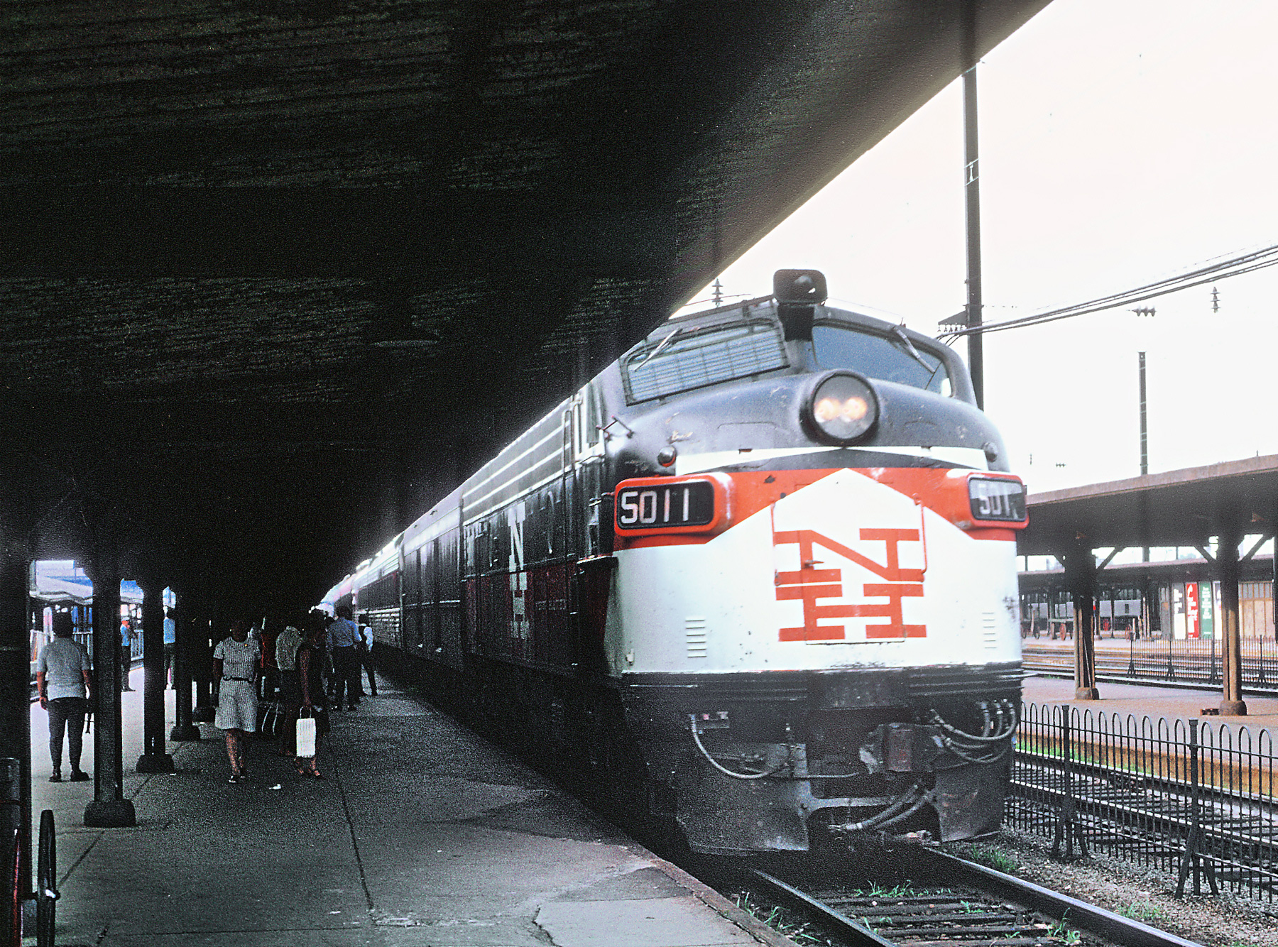 EMD "FL9" Locomotives: Specifications, Photos, Roster