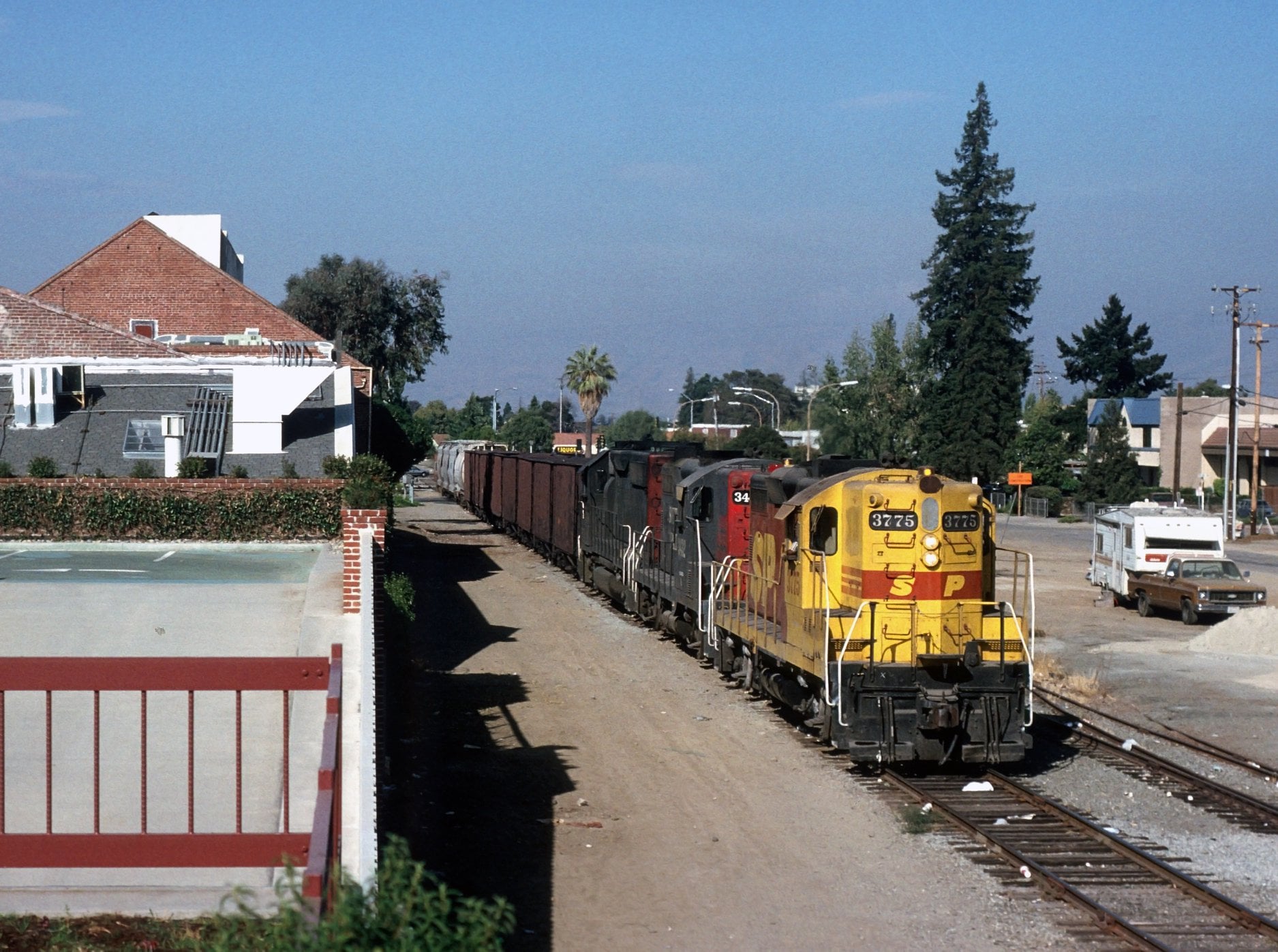 EMD "GP9" Locomotives: Specs, Phases, Photos