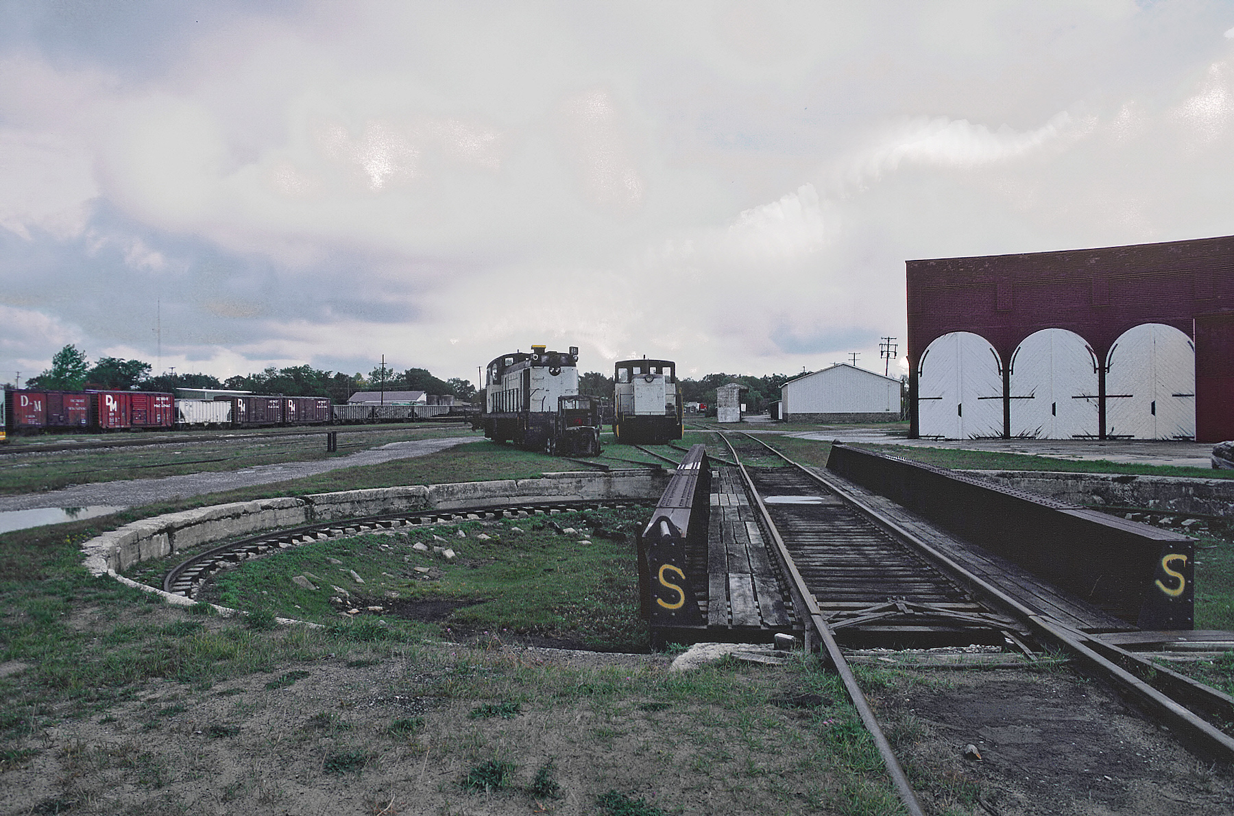 Railroad Turntable: Photos, Definition, Invention