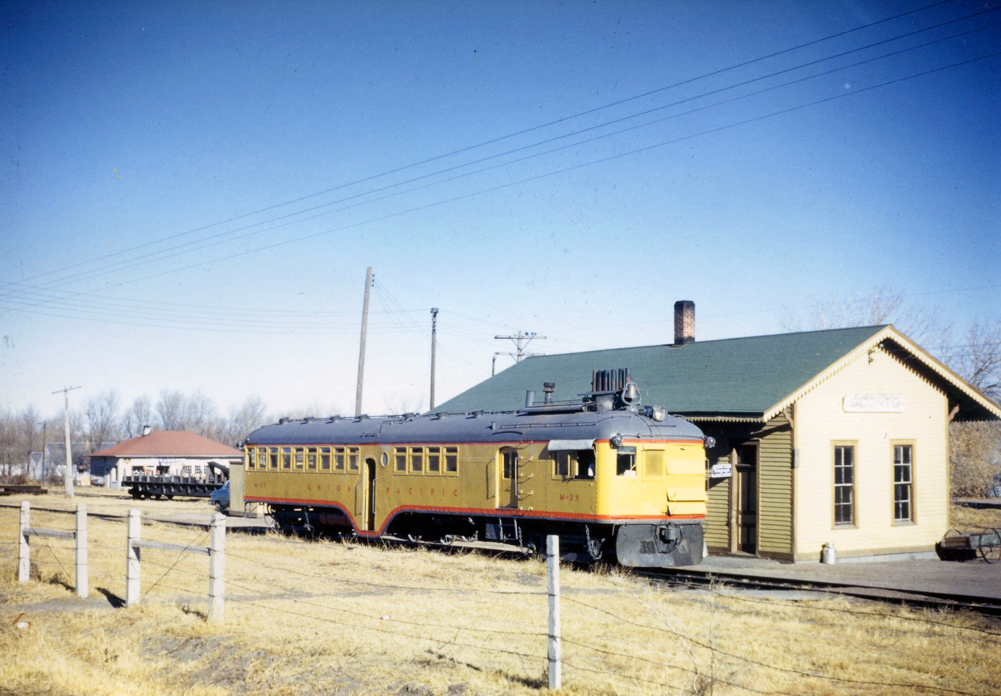 "Doodlebug" Trains (Cars/Locomotives): Photos & History
