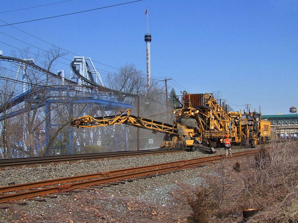 Shoulder Cleaners (Railroad): Keeping Water Away From The Rails