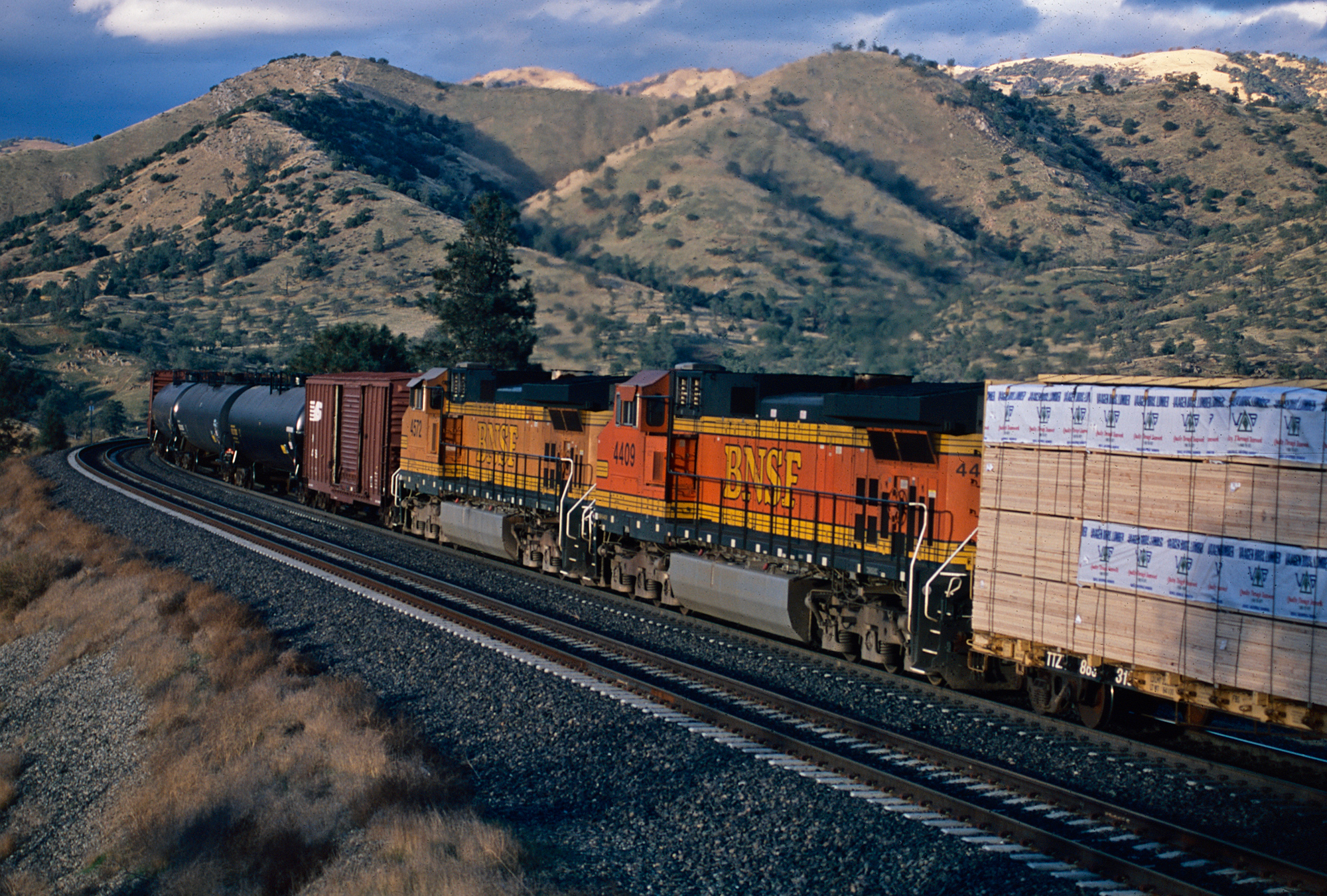 Tehachapi Loop Grade: Map, Passenger Trains, History